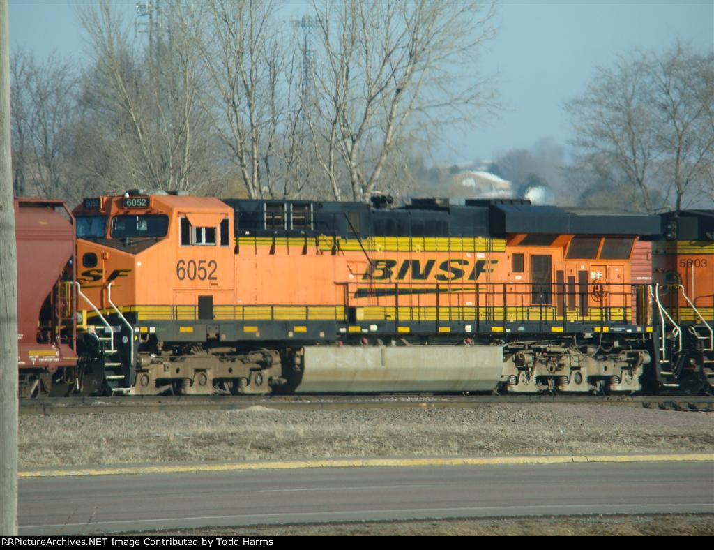 BNSF 6052